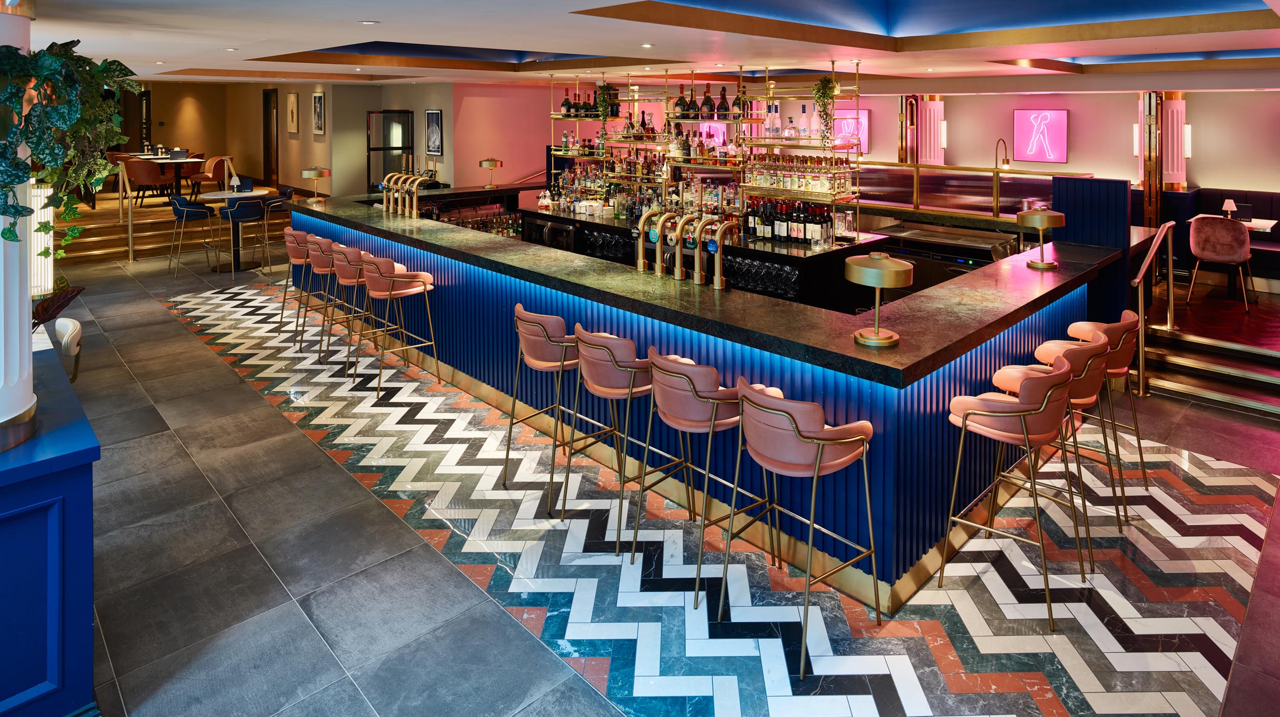 Le Monde Bar & Restaurant - RYE Design